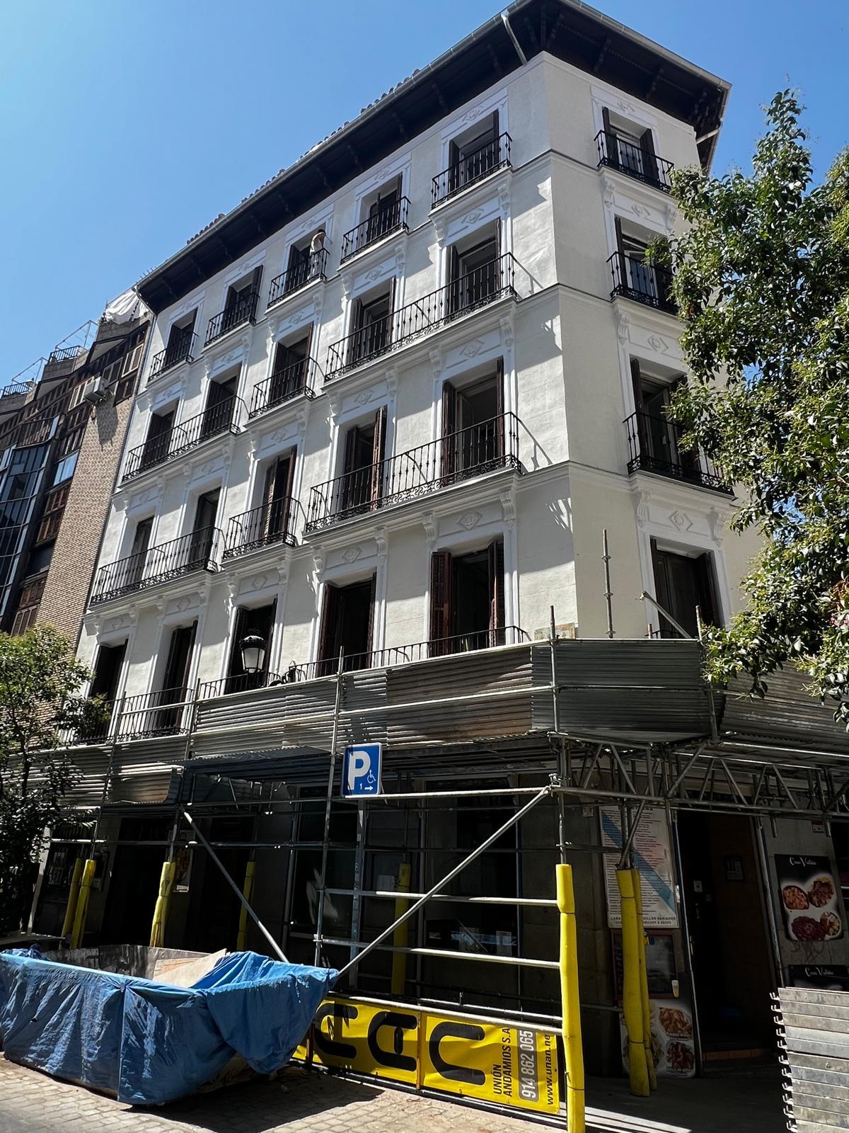 Reforma integral del edificio para 14 viviendas en Madrid. - LMN LUMAN ...